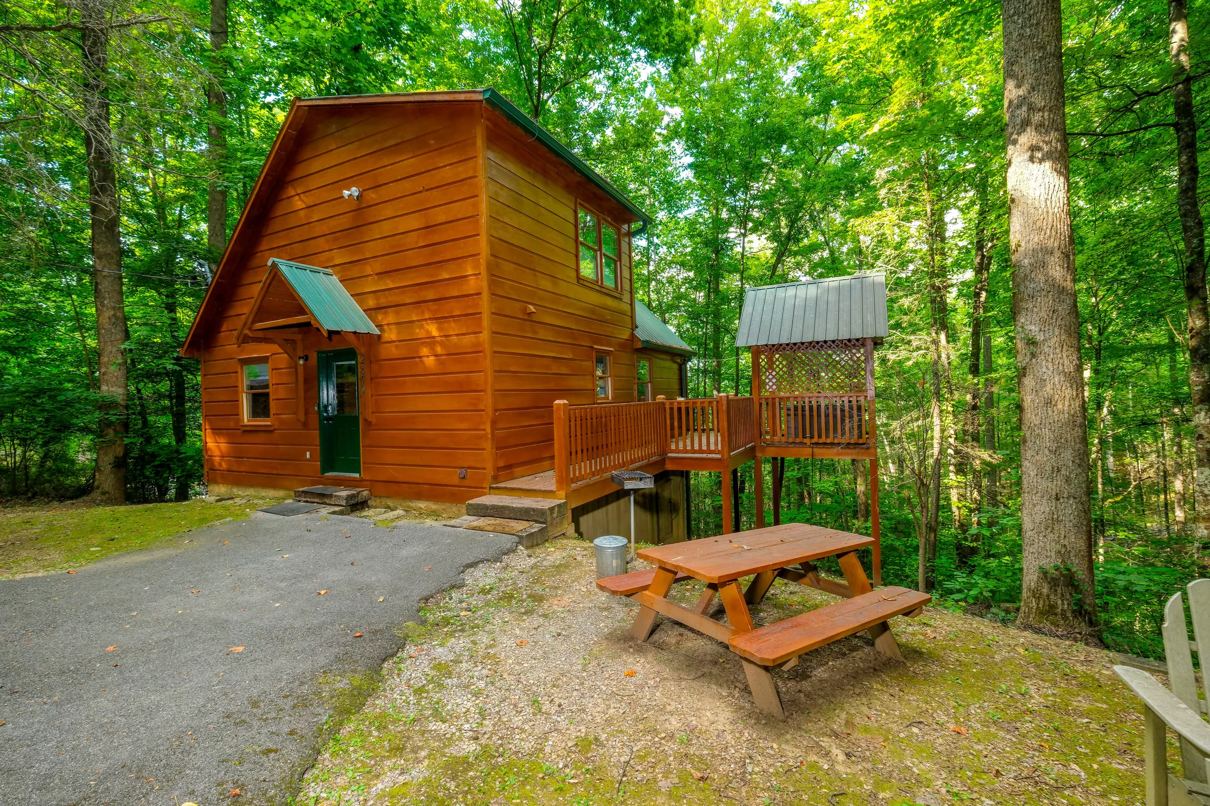 THE NUT HOUSE - 1 bedroom Cabin in Sevierville - Auntie Belhams Realty ...