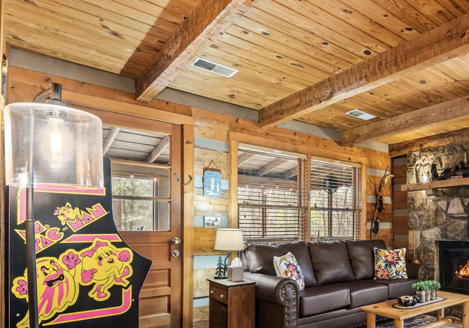 Honey Hive Cabin - 1 bedroom Cabins in Sevierville - Danisa Owen