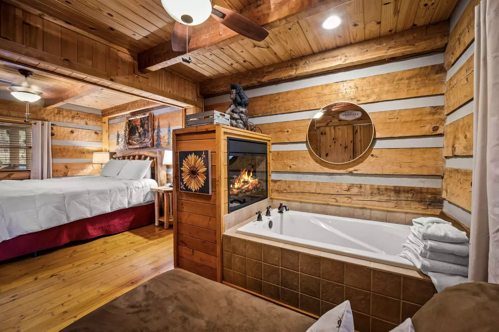 Honey Hive Cabin - 1 bedroom Cabins in Sevierville - Danisa Owen