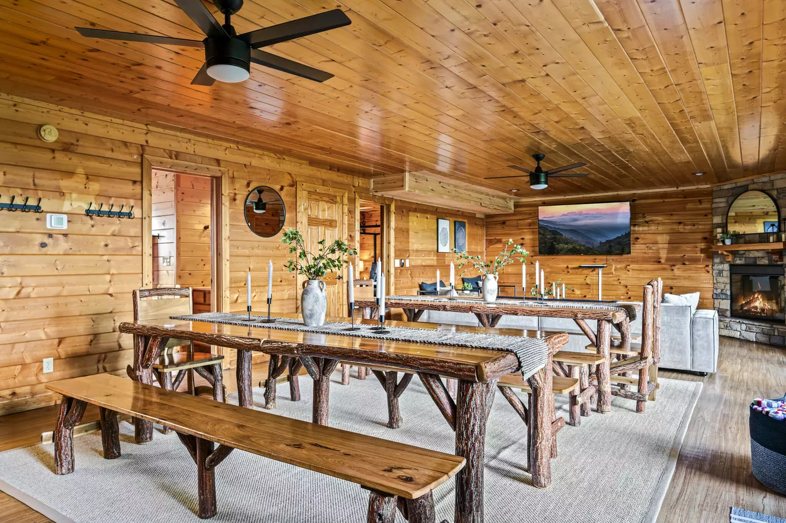 Timber Lodge - 8 bedroom Pigeon Forge Cabins, Sevierville Cabins in ...
