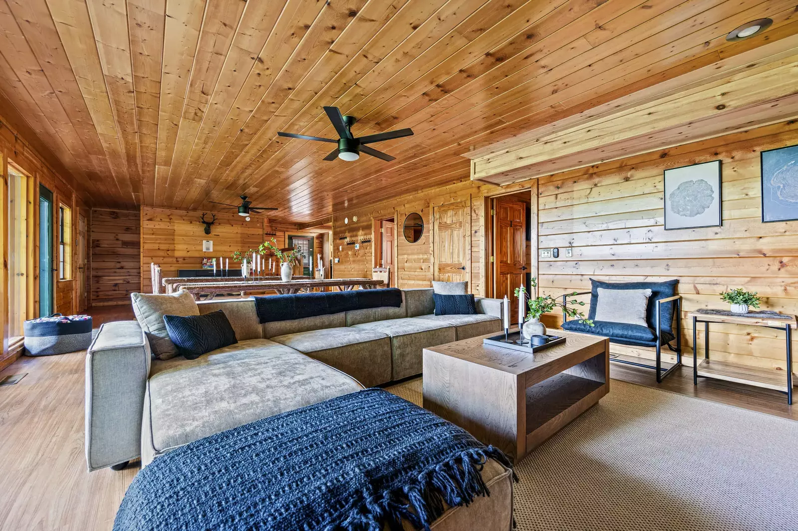 Timber Lodge - 8 bedroom Pigeon Forge Cabins, Sevierville Cabins in ...