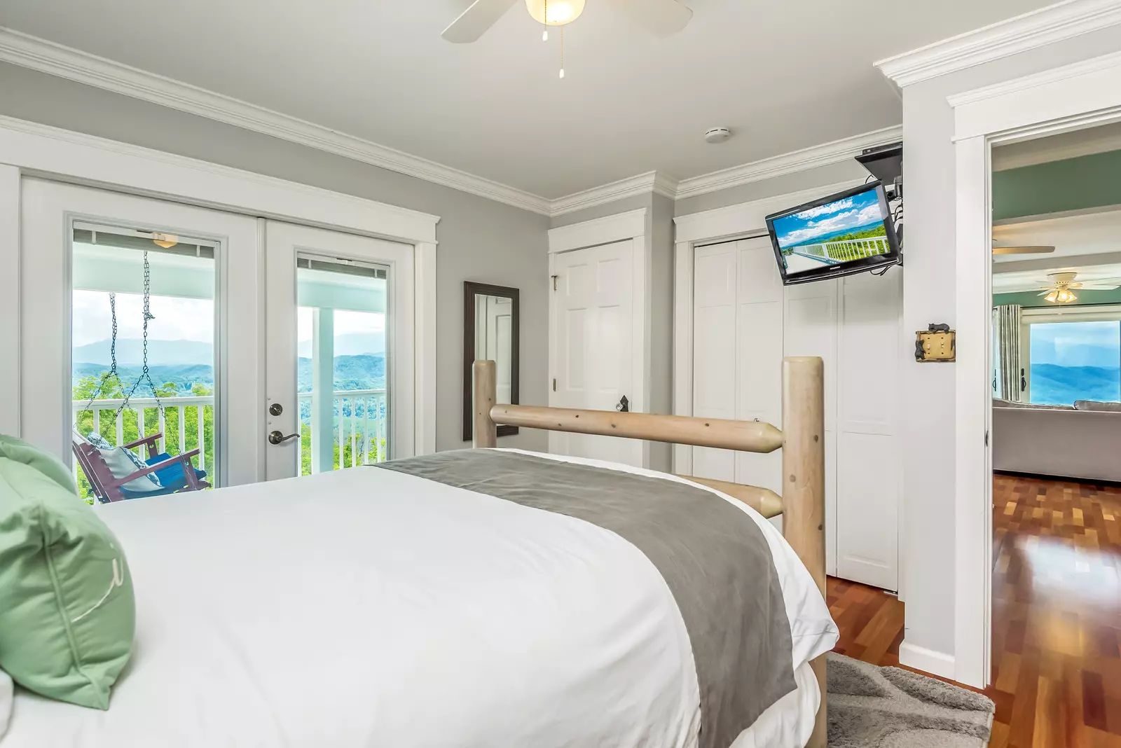 Shell Mountain Cabin - 2 bedroom Sevierville Cabins in Sevierville ...