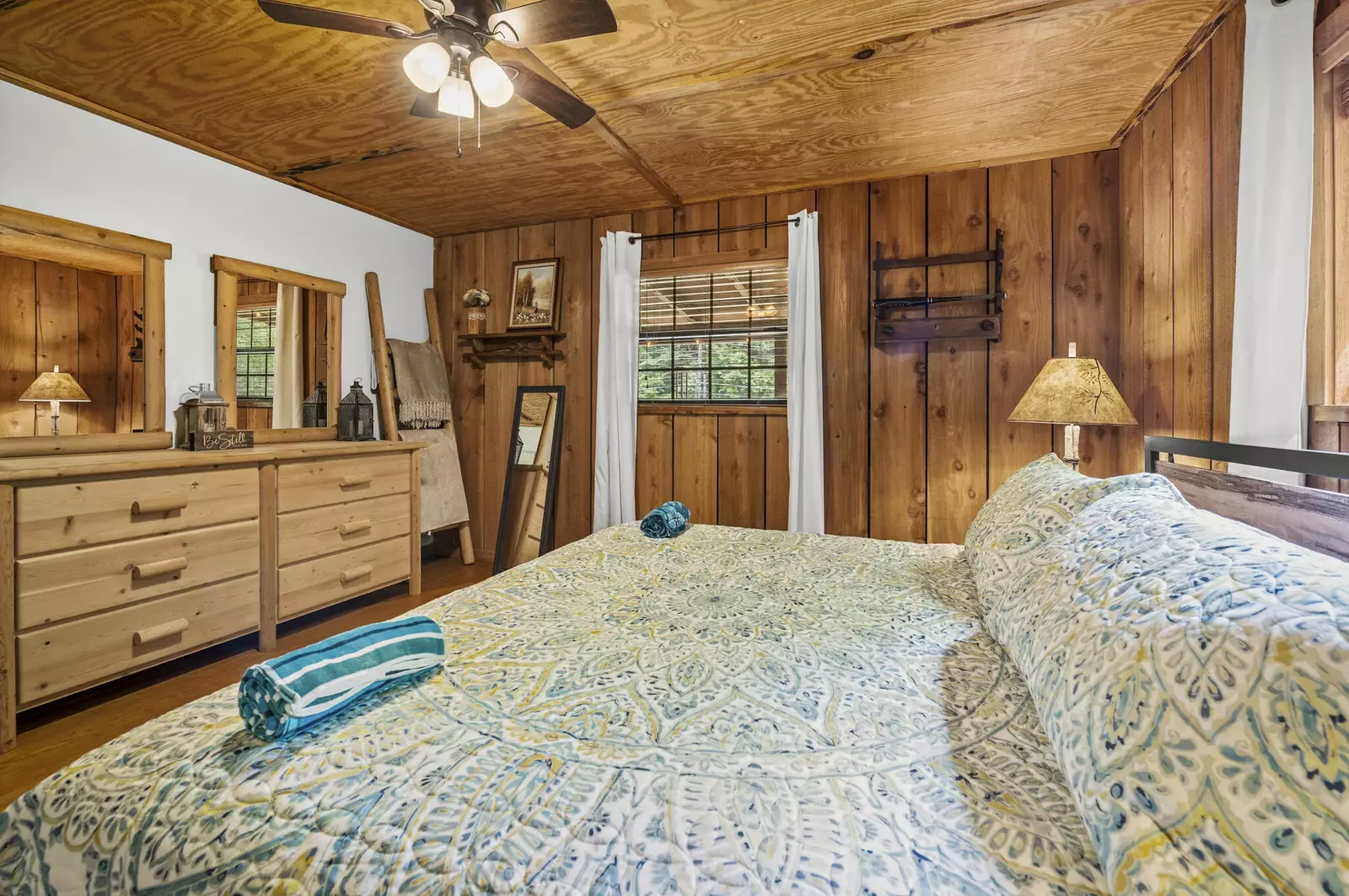 Quiet Creek Cabin - 2 bedroom Wears Valley Cabins in Sevierville ...