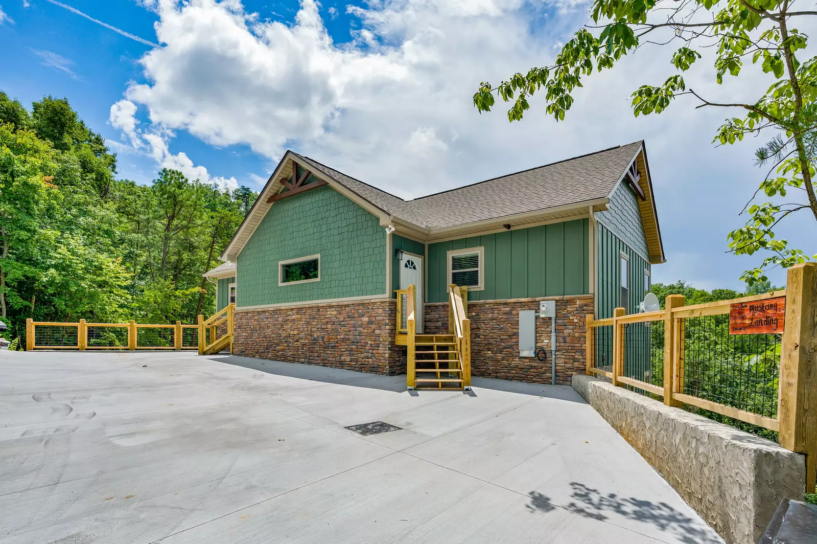 Mustang Landing - 3 bedroom Wears Valley Cabins in Sevierville ...