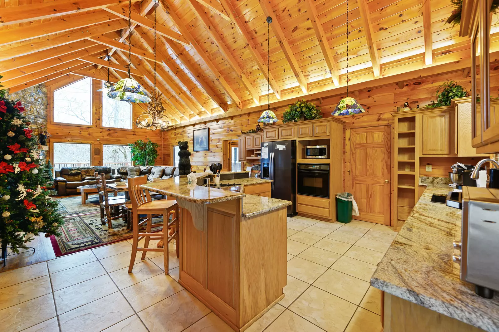Deer's Lair - 4 bedroom Cabins in Sevierville - Maples Ridge Vacation ...