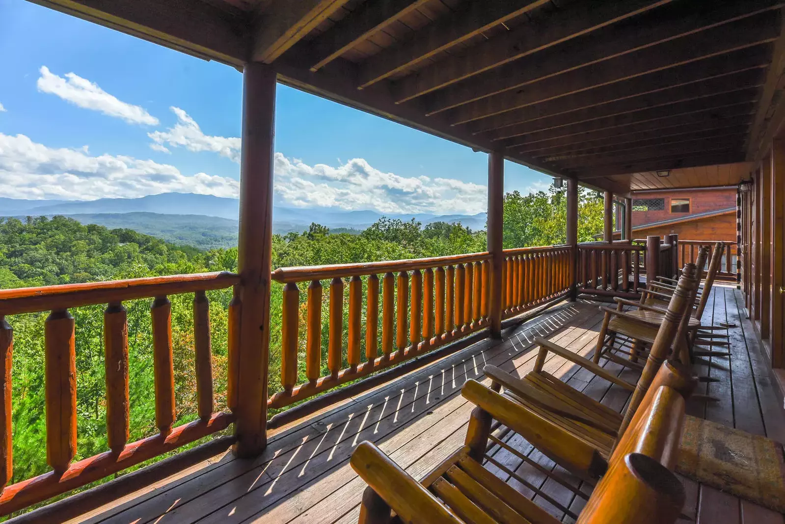 Starr Crest Lodge - 4 bedroom in Sevierville - Bear Cove Cabins, LLC