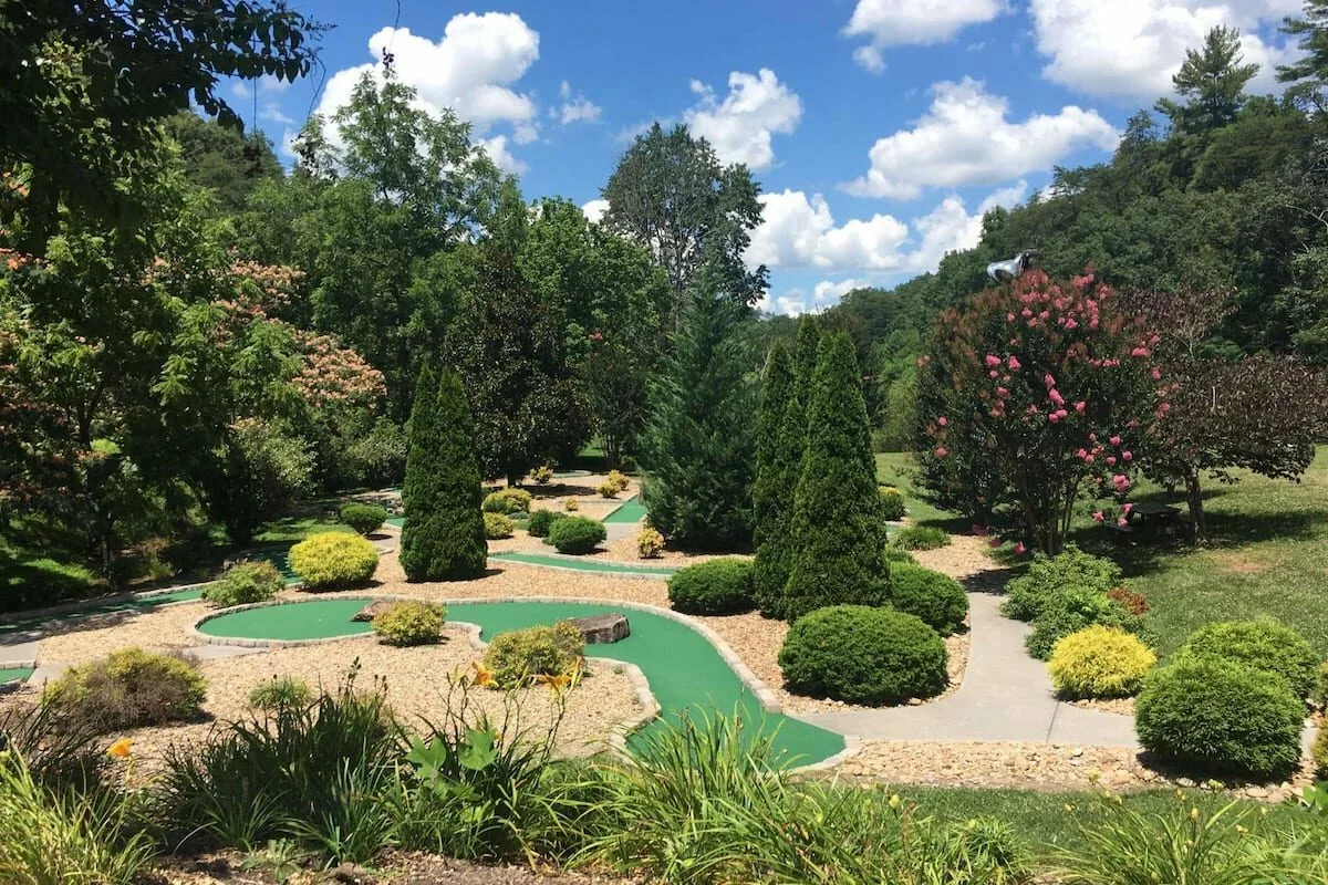 Trails End Lodge - 5 bedroom Sevierville Cabins in Sevierville - Echo ...