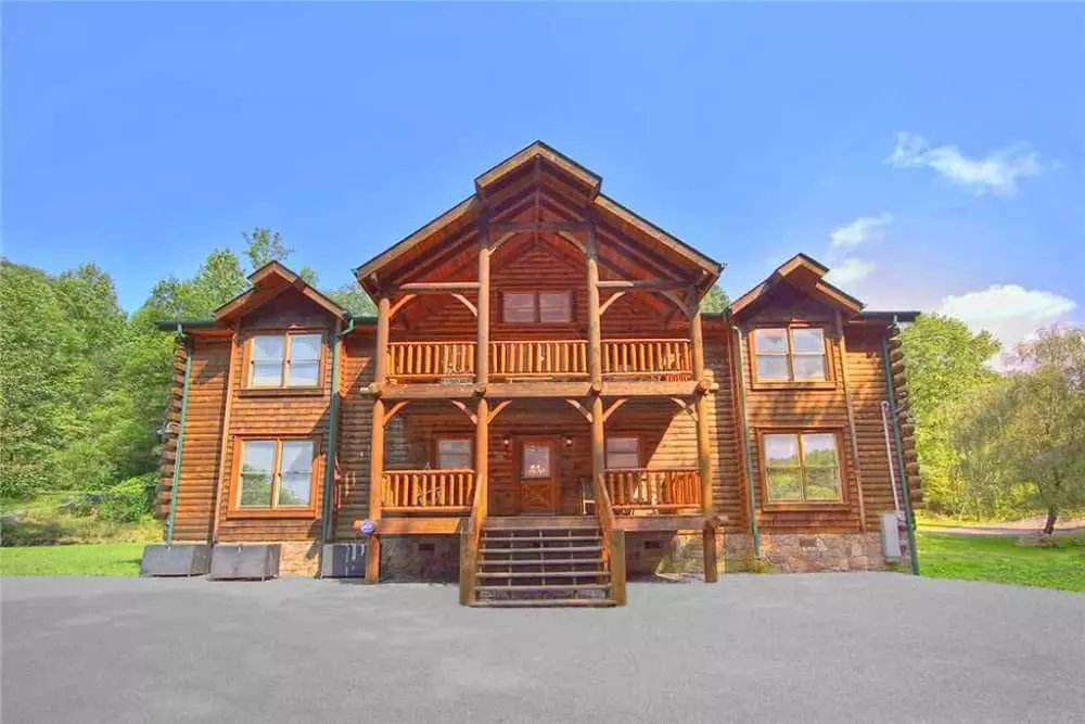 The Lodge at Caney Creek - 8 bedroom Cabins, Pigeon Forge Cabins ...
