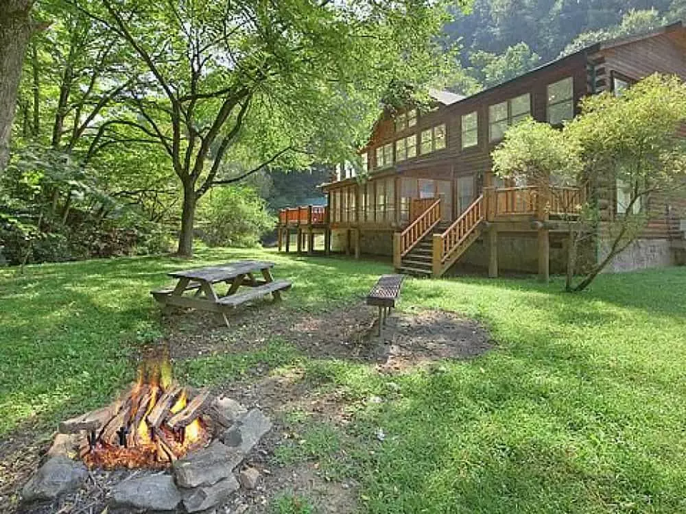 The Lodge at Caney Creek - 8 bedroom Cabins, Pigeon Forge Cabins ...